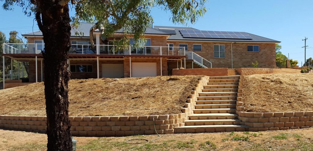 Norfolk and Tasman Block Retaining Wall - Cowra Concrete Products