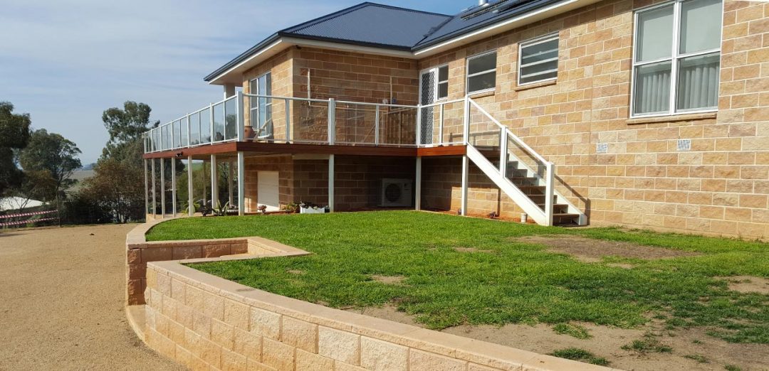 Norfolk and Tasman Block Retaining Wall - Cowra Concrete Products